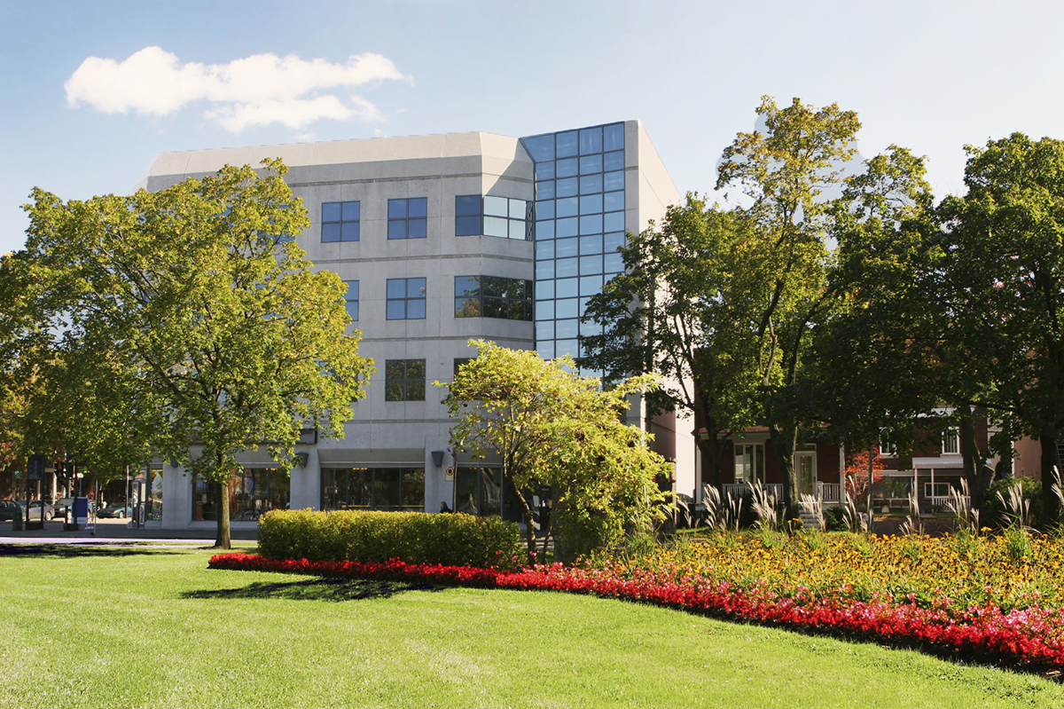 Commercial Landscaping: Get Creative with Limited Space | U.S. Lawns
